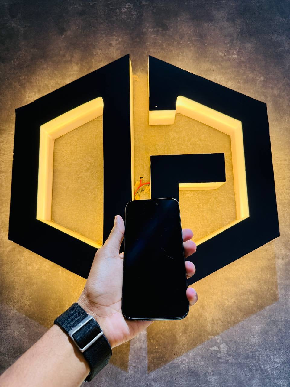 Apple iPhone 15 128GB - BLACK - Code (90402)