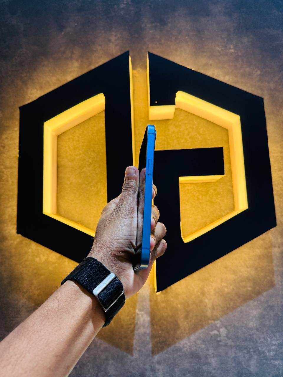 Apple iPhone 13 128GB - BLUE - Code (90270)