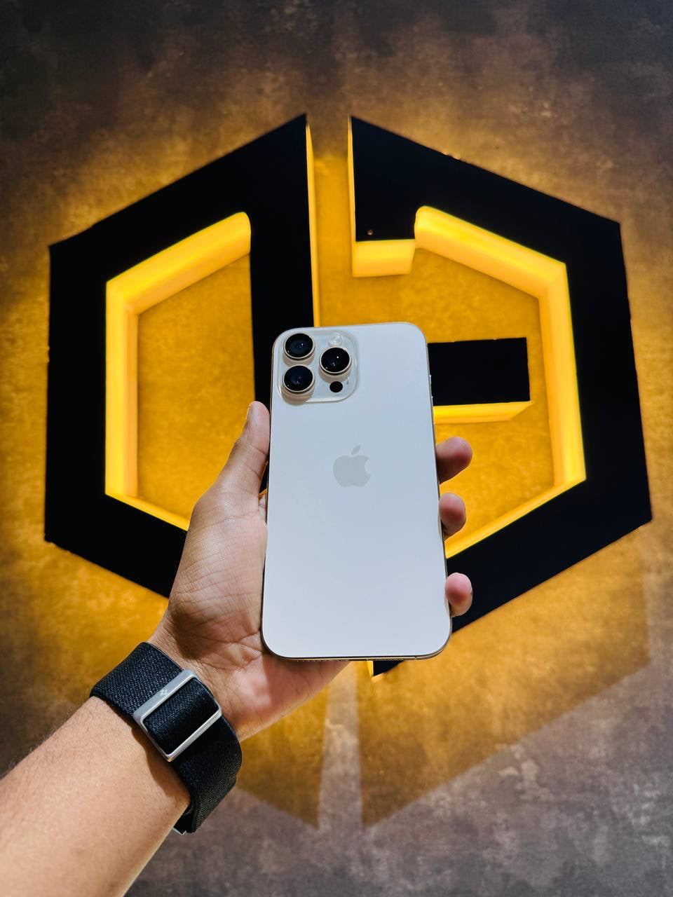 Apple iPhone 16 Pro Max 256GB - DESERT TITANIUM - Code (31087)