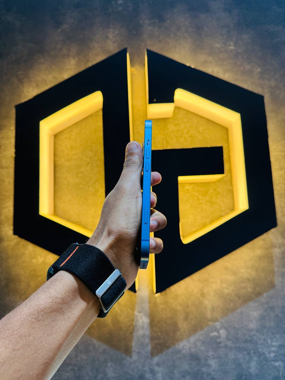 Apple iPhone 13 128GB - BLUE - Code (90270)