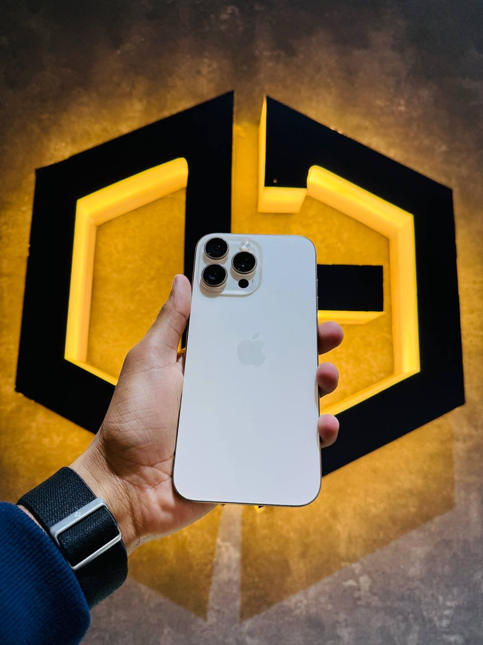 Apple iPhone 16 Pro Max 256GB - DESERT TITANIUM - Code (27971)