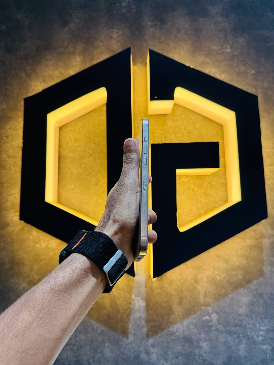 Apple iPhone 16 Pro Max 256GB - DESERT TITANIUM - Code (31087)